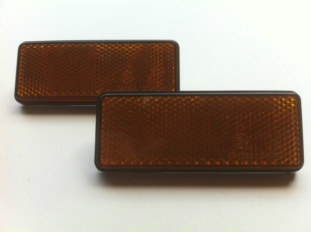 Trailer Reflectors - Amber Bolt-On (Pair) - Savage Trailers
